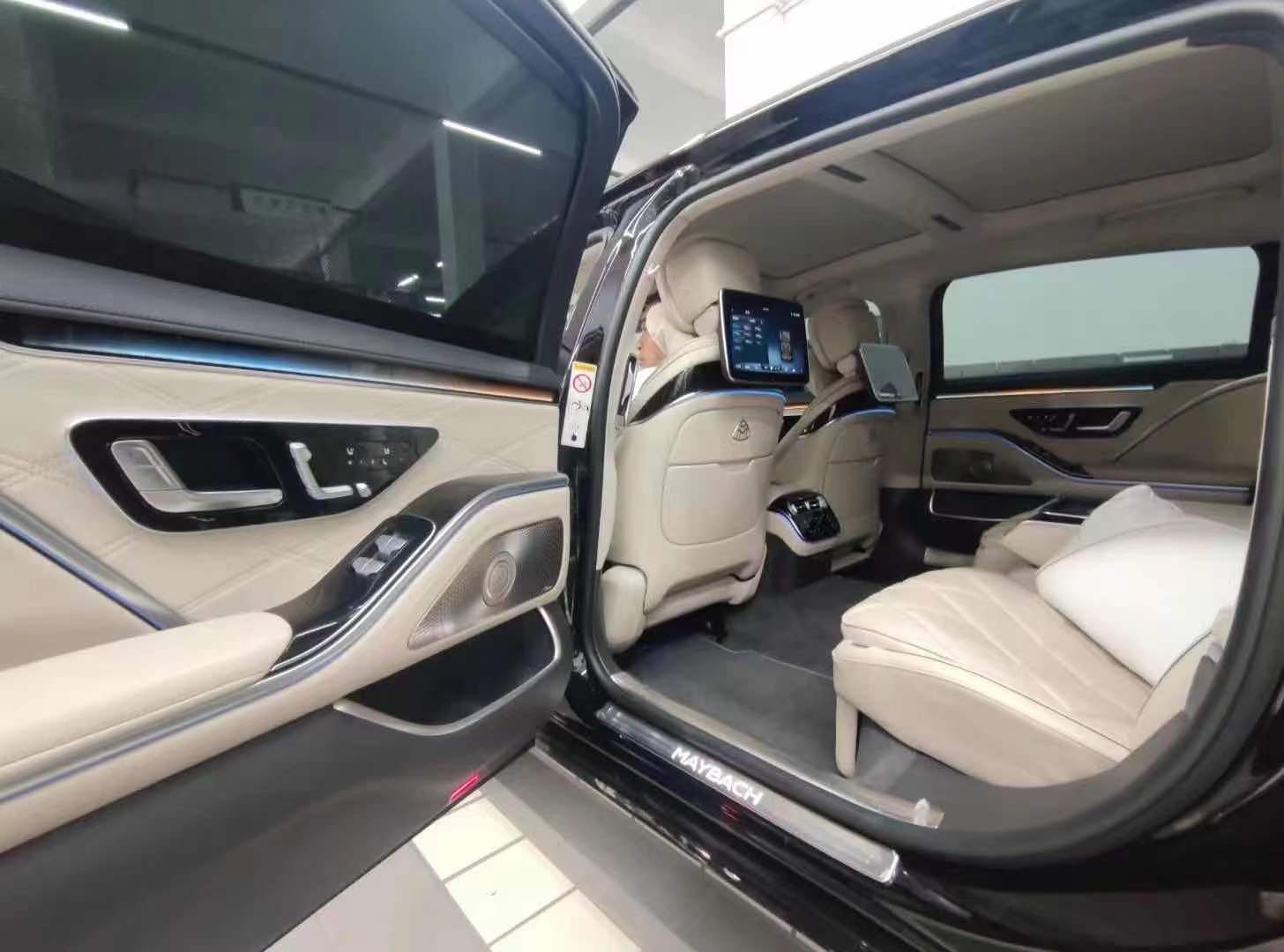 22款迈巴赫S480升级主动式氛围灯、4D旋转高音，内饰中的大哥大 - 哔哩哔哩