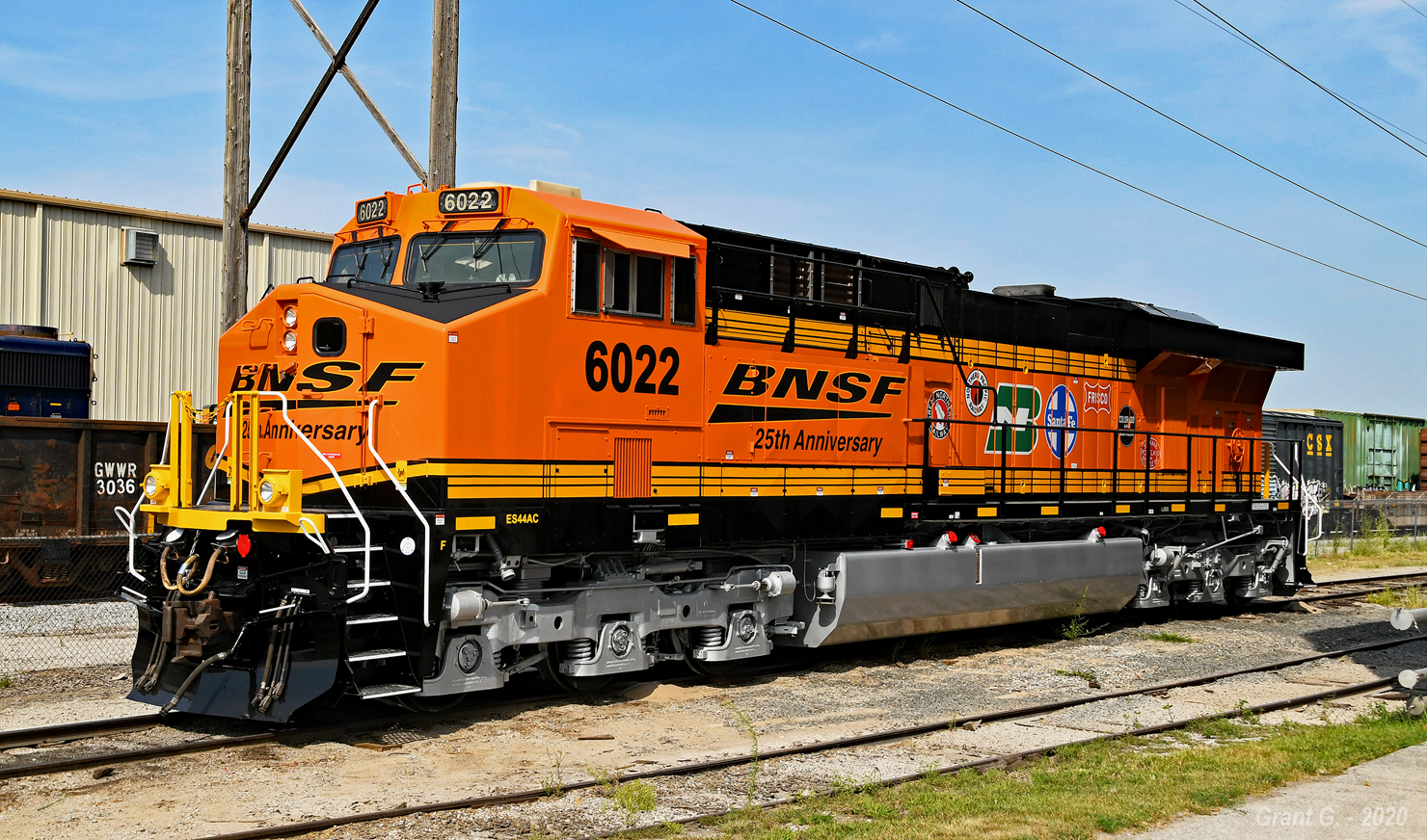 【科普】美国伯灵顿北方和圣达菲铁路ES44AC/DC型、ES/ET44C4型内燃机车 - 哔哩哔哩