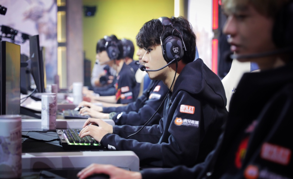 FNC认为抽到了上上签，打赢FPX再送IG回家，将亲手送LPL都回家 - 哔哩哔哩