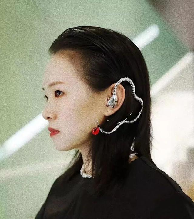 Percy Lau联名款AR眼镜am glass推出，艺术时尚与AR能否碰撞出新的可能？ - 哔哩哔哩