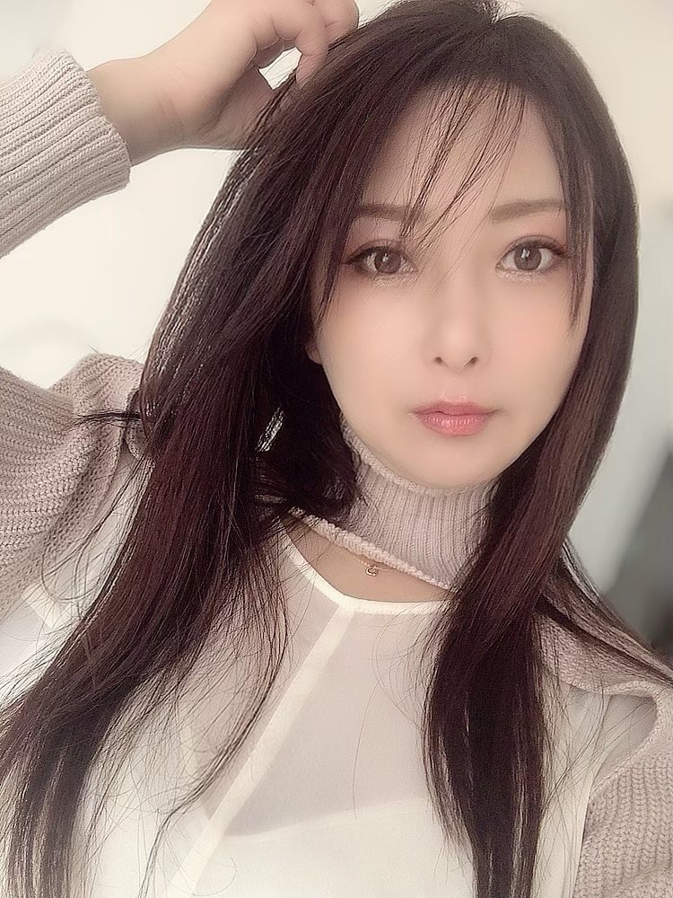 一色桃子，估计是两个七年之痒 哔哩哔哩