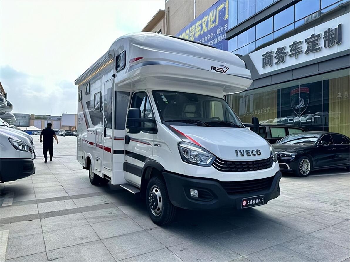 瑞弗房车V820巅峰版发布，打造高端酒店式的舒适体验 - 哔哩哔哩