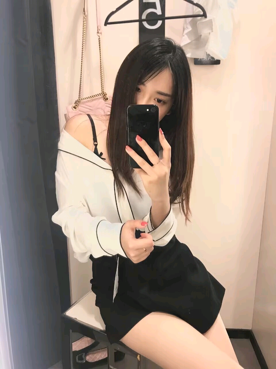 更衣室肉丝ol 哔哩哔哩