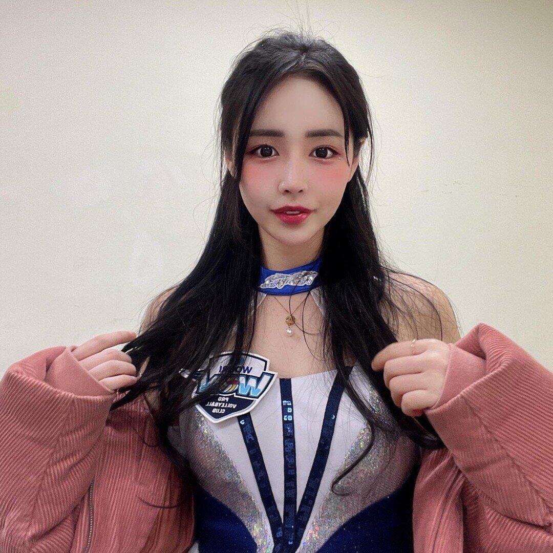 T1战队打野Oner姐姐晒与Faker合照！网友这也太般配了吧？ - 哔哩哔哩