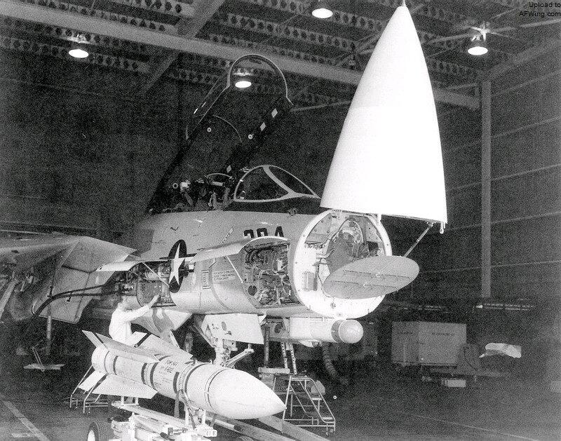 汤姆猫的好伙伴——AIM-54“不死鸟”远程空空导弹 - 哔哩哔哩