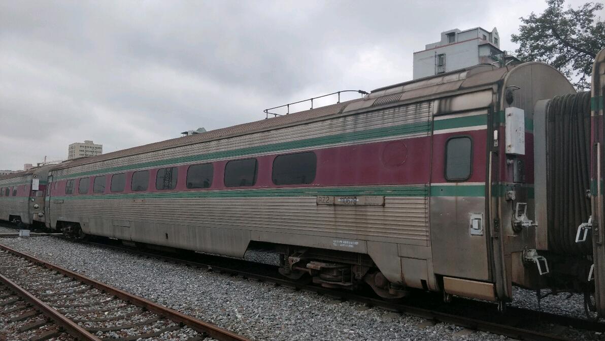 原来有那么多老车可以碾压绿巨人？技术更新？服务降低？国铁25型软座退化史！ - 哔哩哔哩