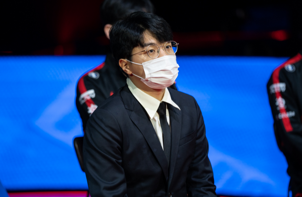 打响S12小组赛！Faker放话：如果能双杀EDG会非常有趣！ - 哔哩哔哩