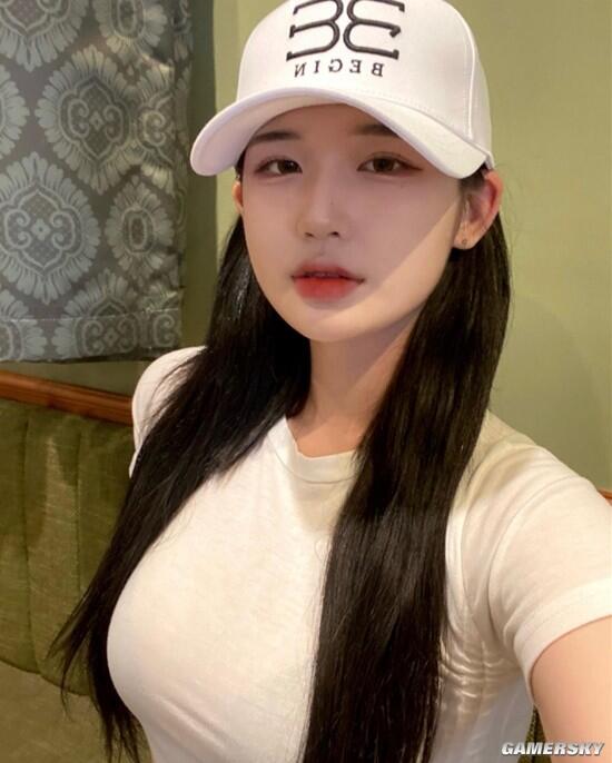 韩国20岁新晋女主播 靠抖动舞姿圈粉无数 - 哔哩哔哩