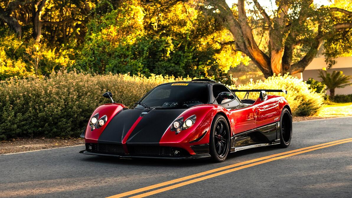 全球限10的Zonda Cinque，美国华裔一买就是2台，车库堪比付嵩洋 - 哔哩哔哩