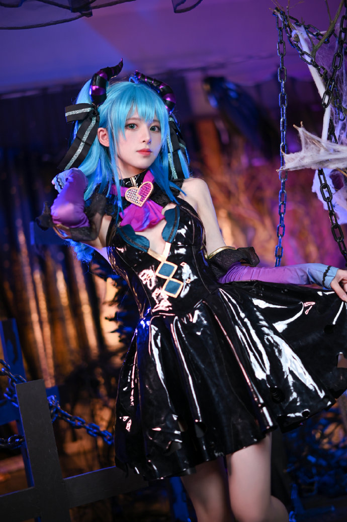 cos：小恶魔miku Cosplay正片16P-腥味猫罐 - 哔哩哔哩