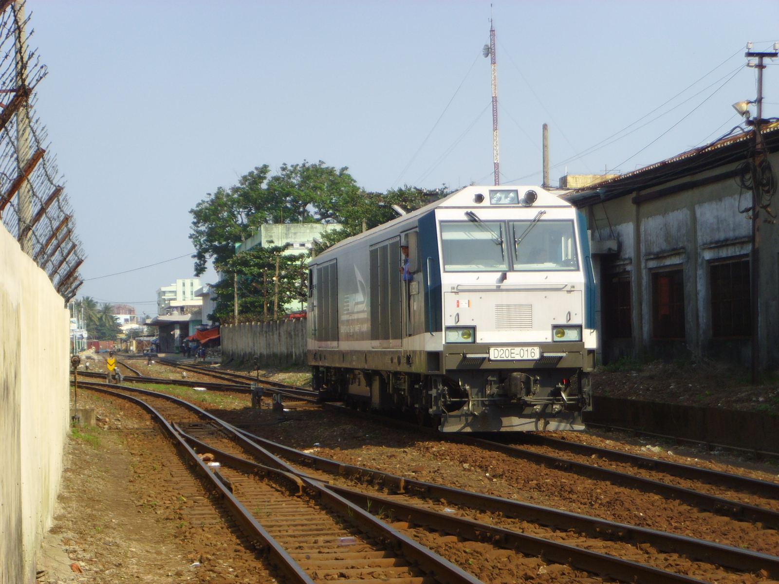 【铁道科普】来自西门子的“亚洲飞人”——越南铁路D20E型内燃机车 - 哔哩哔哩