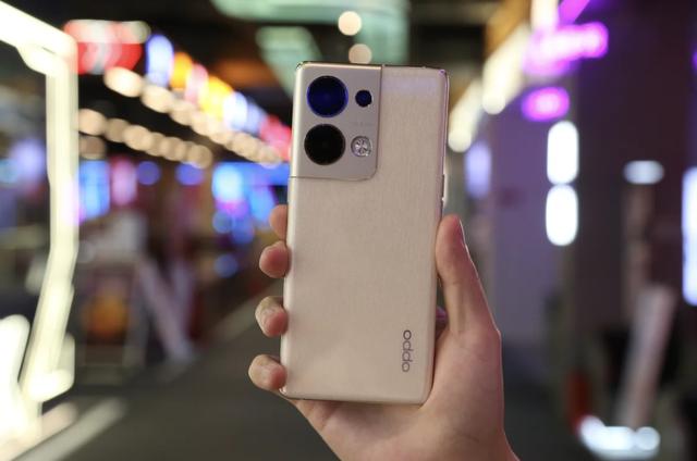 16G+512G同样降850元，OPPO Reno9 Pro下清仓任务了 - 哔哩哔哩