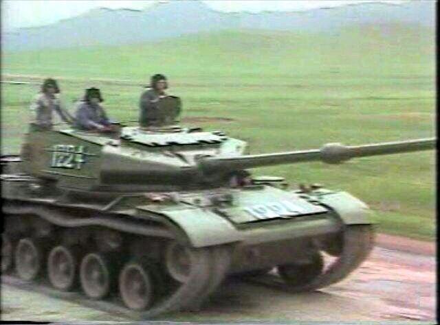 曾经中国最西化的坦克：WZ122-4坦克 - 哔哩哔哩