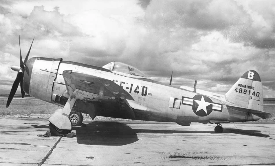 响亮而沉重——P-47雷电型号辨别 - 哔哩哔哩