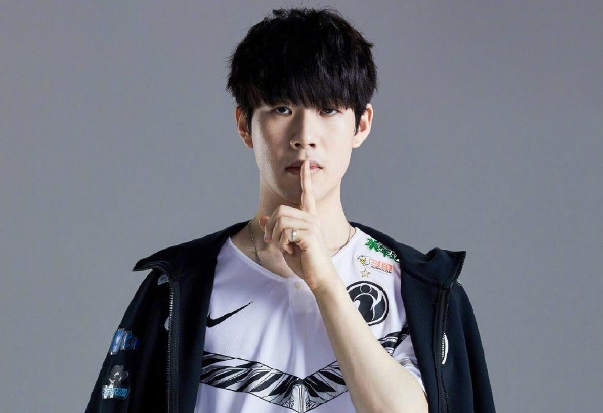 Doinb直播爆出猛料：肉鸡没续约，TheShy拒绝去LCK，Rookie和shy哥兄弟LOL - 哔哩哔哩