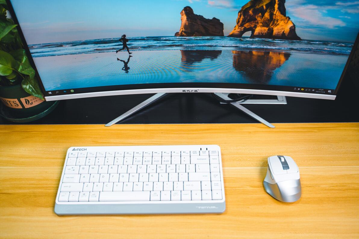 工作帮手，提高效率！双飞燕FBK11无线蓝牙键盘上手体验！ - 哔哩哔哩