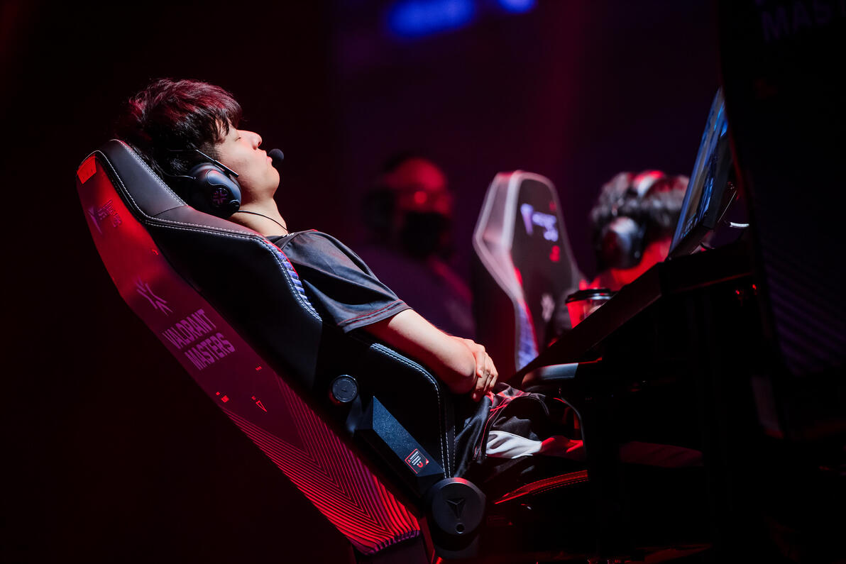 EDG.nobody：“哪怕有一天有成绩了，也不要忘记当年的自己” - 哔哩哔哩