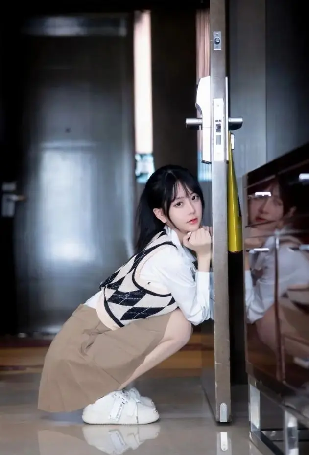 秀人模特谢小蒽（幼幼）是谁？私房写真集分享和个人资料介绍 - 哔哩哔哩