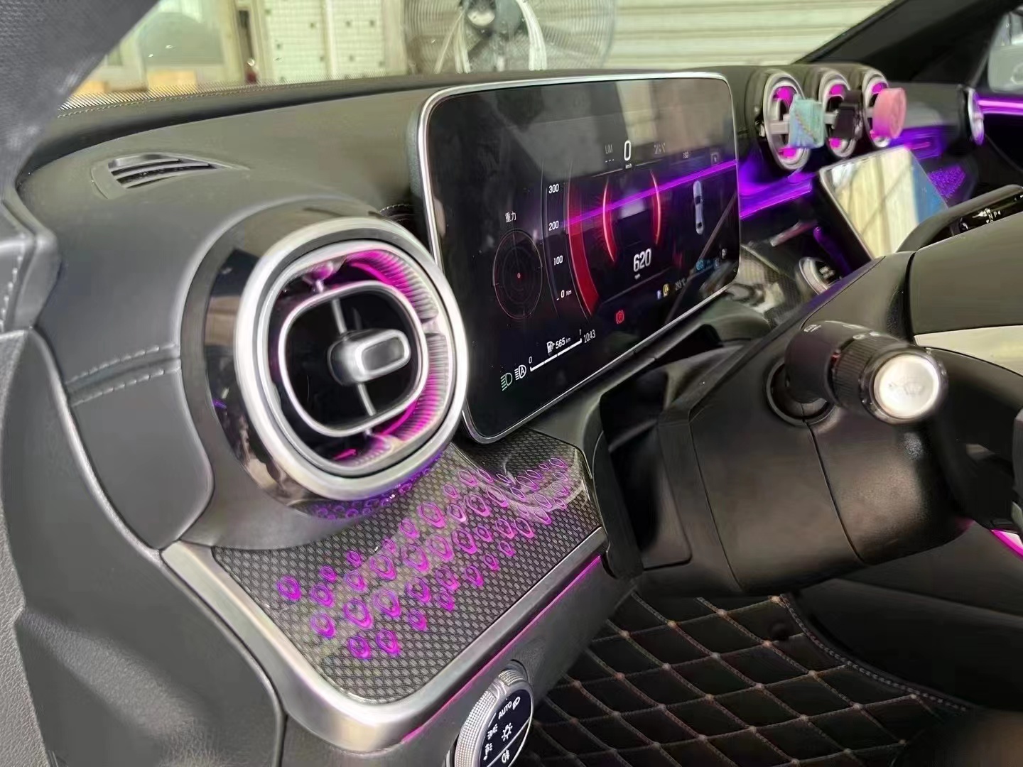 22款奔驰C260L运动版氛围灯最全内饰升级套件，增添内饰氛围感 - 哔哩哔哩