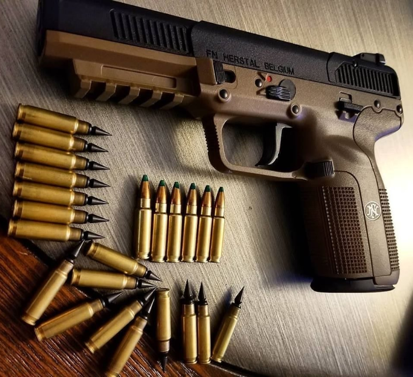 FN Five-seveN手枪为什么被叫做“警察杀手” - 哔哩哔哩