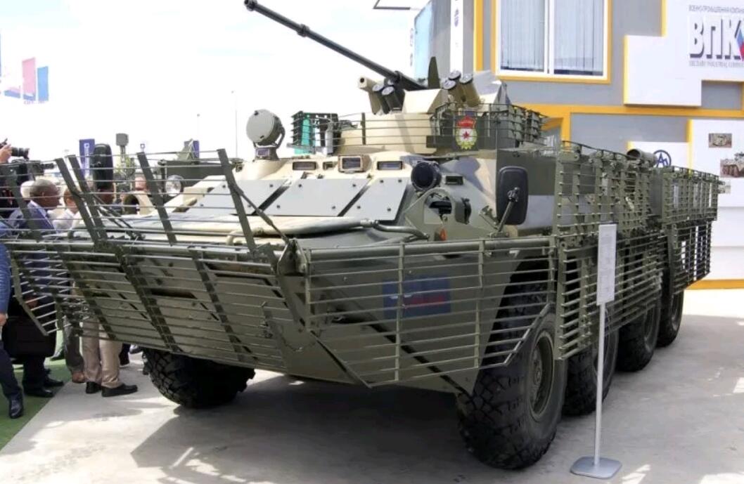 新时代运兵车俄罗斯BTR-82A/M - 哔哩哔哩