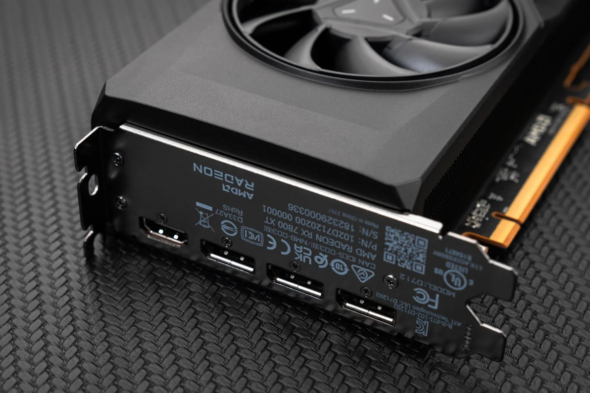 RX 7800 XT/7700 XT显卡测评，AMD 2K游戏利器登场 - 哔哩哔哩