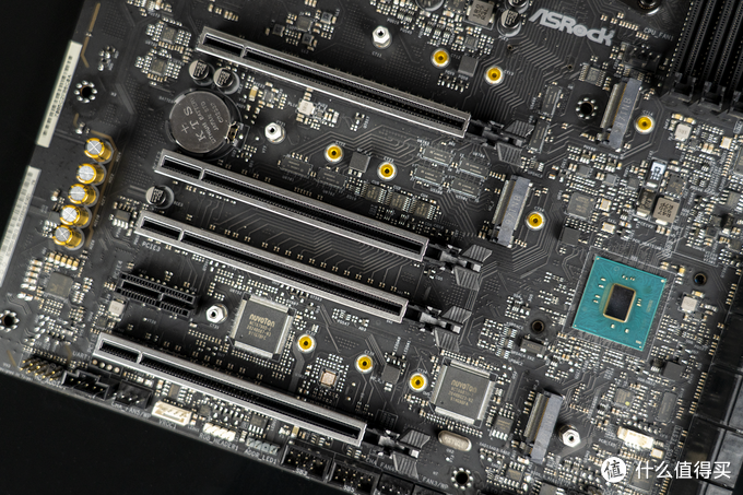 只多了四条 PCIe 通道？不，还有不要电的 RGB。华擎 X299 Taichi CLX 评测 - 哔哩哔哩