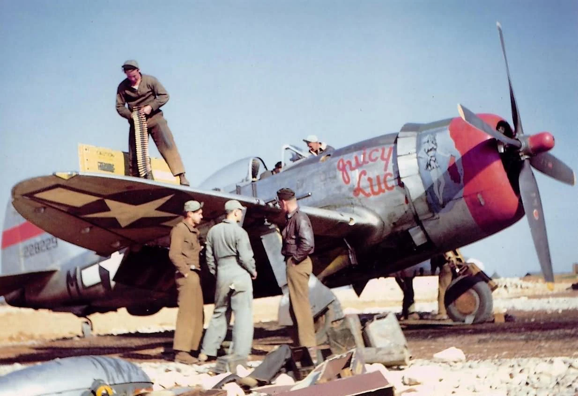 响亮而沉重——P-47雷电型号辨别 - 哔哩哔哩