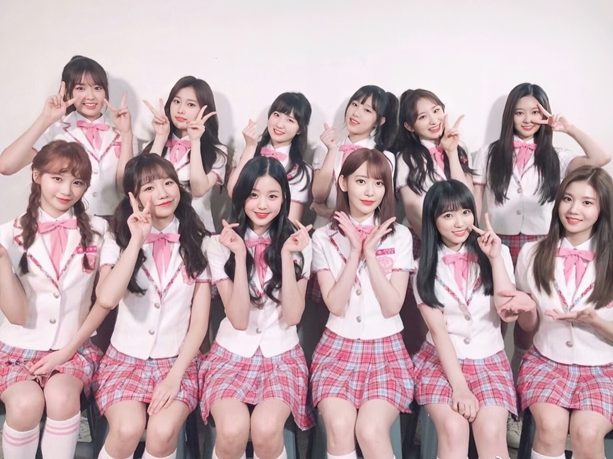 韩网热议！IZONE解散后12名成员的近况！ - 哔哩哔哩