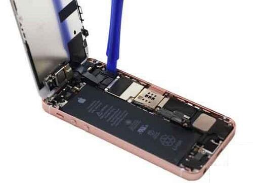 iPhoneSE经典机型，拆解过程 - 哔哩哔哩