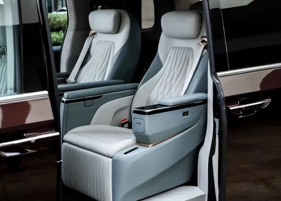 上汽大通MAXUS MPV家族再扩军 G90能否站稳高端市场？ - 哔哩哔哩