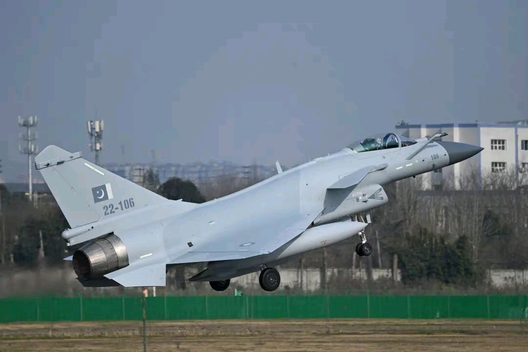 巴基斯坦空军①·歼-10CE“猛龙”中型空优战斗机: - 哔哩哔哩