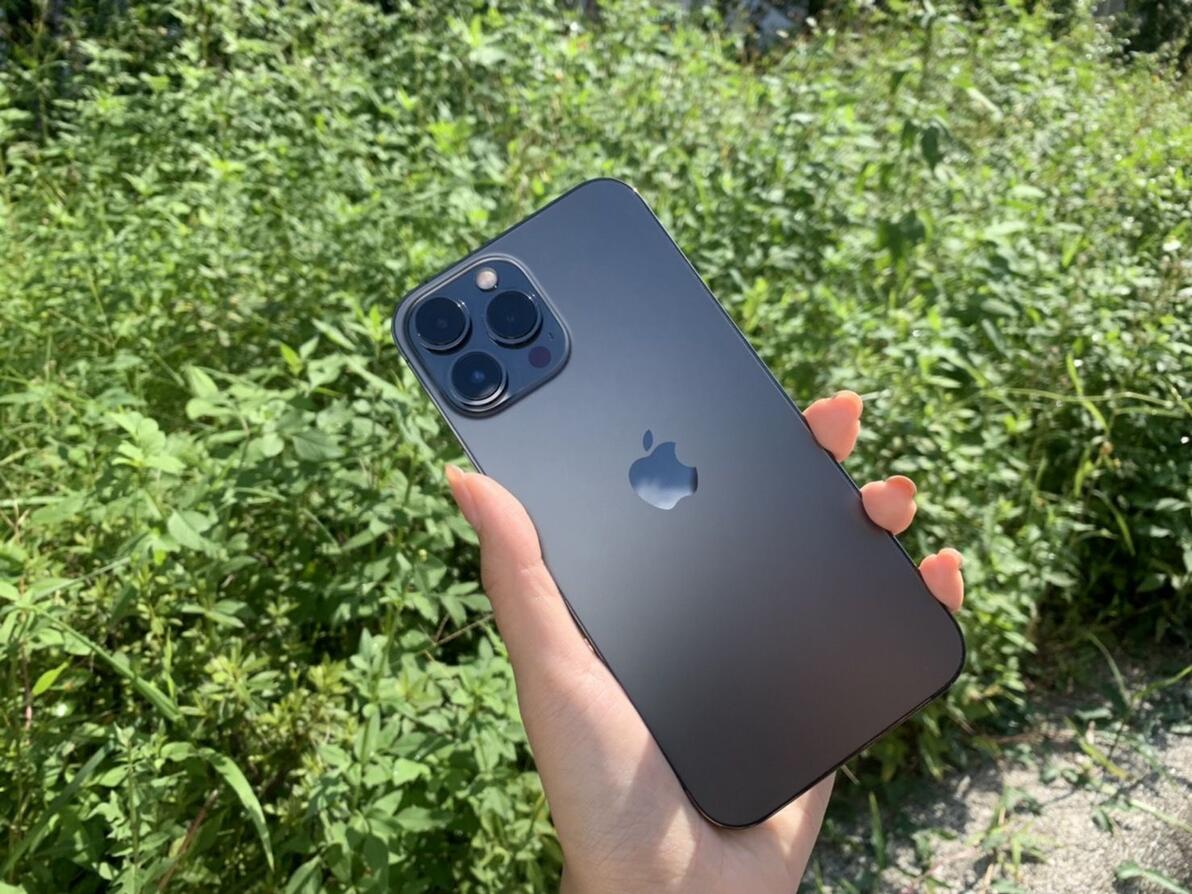 续航无敌，高刷令人失望！iPhone 13 Pro Max真实使用感受 - 哔哩哔哩