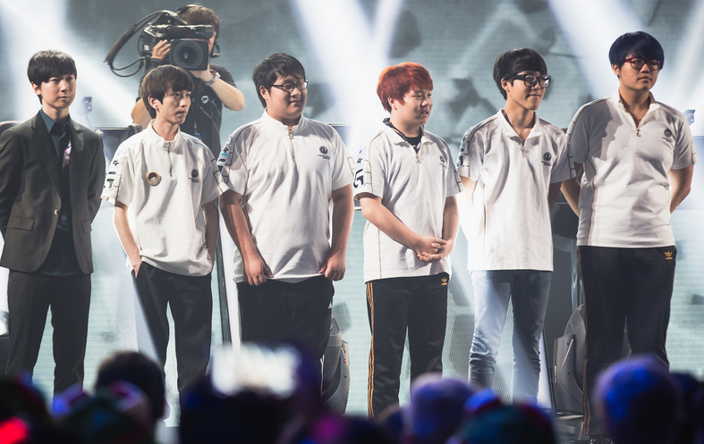 职业赛场五大投降局：SKT被EDG打到投降，WE成为永恒经典 - 哔哩哔哩