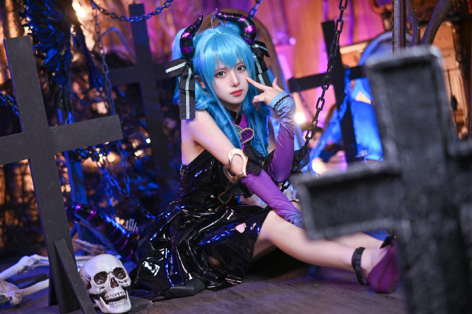 cos：小恶魔miku Cosplay正片16P-腥味猫罐 - 哔哩哔哩
