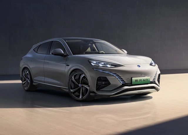 腾势N7真车实拍好看不？蔚来ET5旅行版太帅了；小鹏G6蓄势待发 - 哔哩哔哩