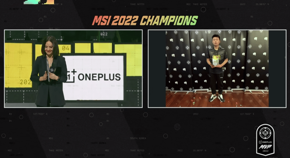 【2022年MSI总决赛】RNG 3-2 T1 达成三冠王称号,FMVP颁奖WEI现场,FAKER赛后采访 - 哔哩哔哩