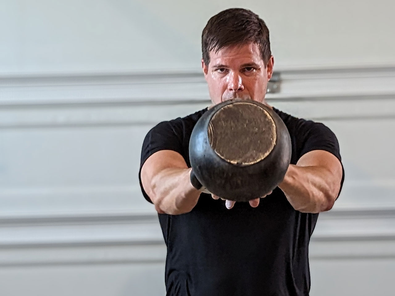 Lance Monteau博士的10万个壶铃摆荡挑战 - 哔哩哔哩