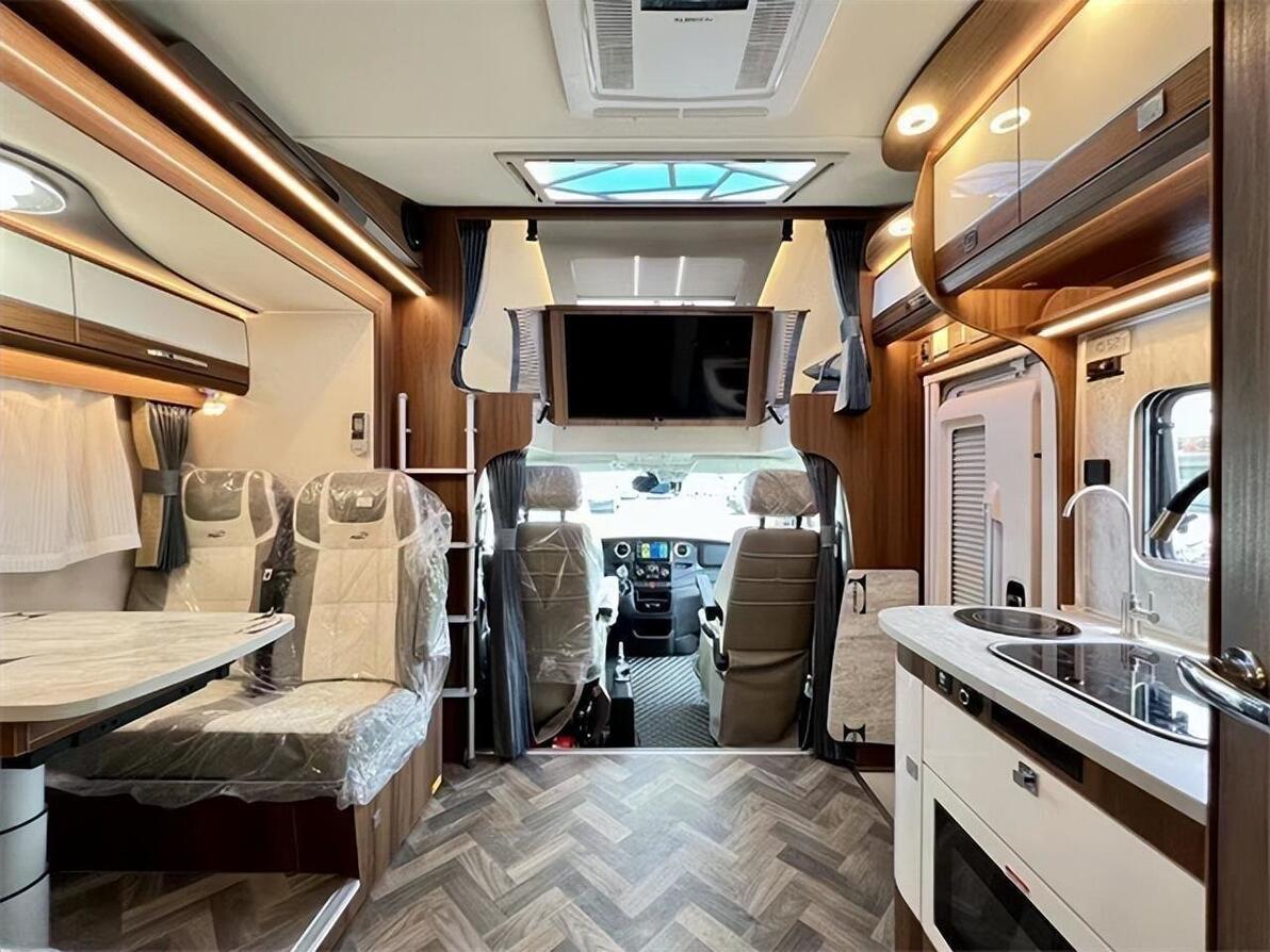 瑞弗房车V820巅峰版全国最后两台现车 - 哔哩哔哩