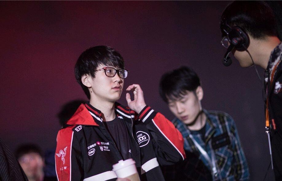 EDG工作人员谈Haro近况：他没有离队，只是因为某些原因请假了 - 哔哩哔哩