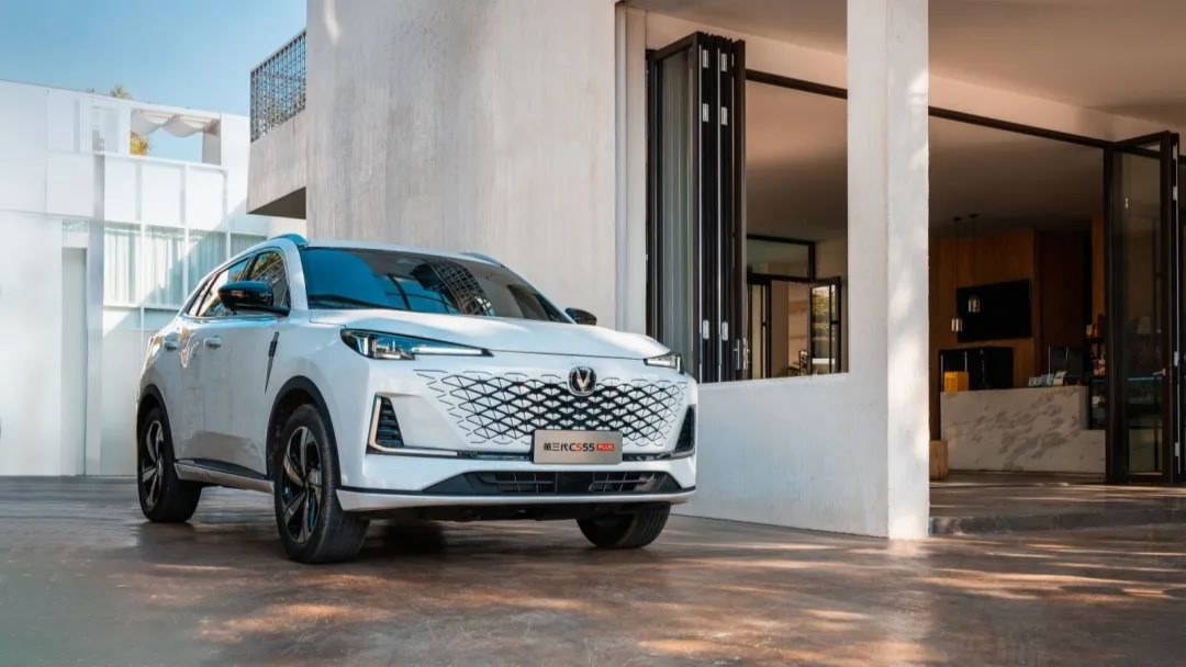 年轻人选家用SUV，长安第三代CS55PLUS与哈弗H6，谁更值得买？ - 哔哩哔哩