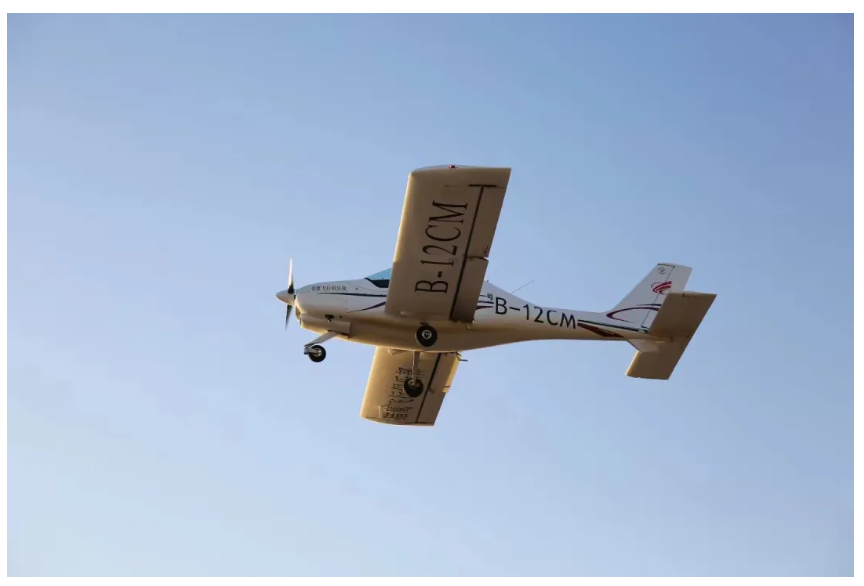 猎鹰飞行俱乐部训练机型之一：山河SA60L飞机｜详解空域动作科目篇 - 哔哩哔哩