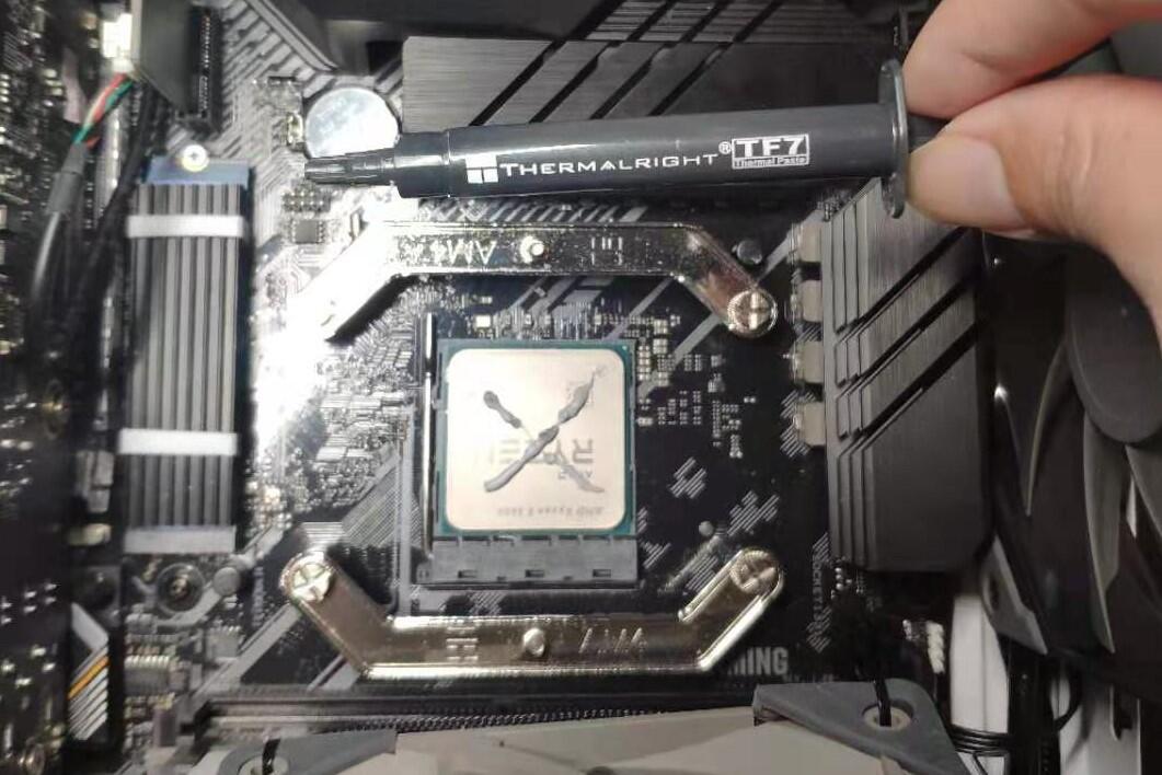 三款硅脂的不严谨对比（信越7921，利民TF7，超频三A1） - 哔哩哔哩