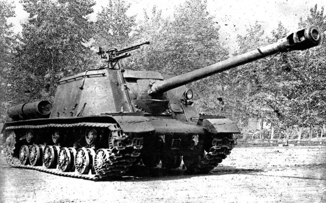 俄式暴力美学：一发122榴弹糊上去 炮塔都给你扬了！122mm D-25T火炮家族小考证 - 哔哩哔哩