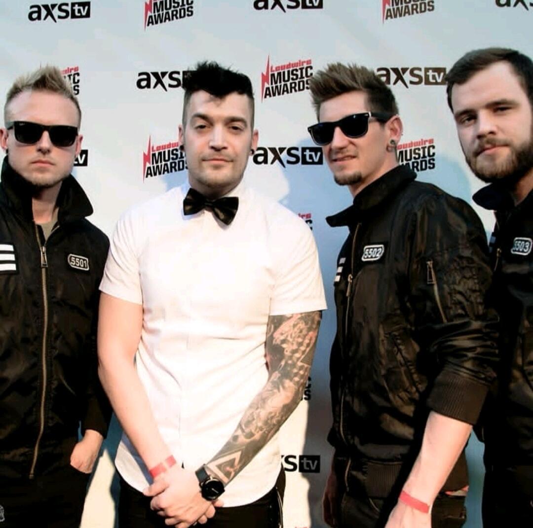 STARSET：来自未来世界的科幻摇滚乐队以及TSS的使者 - 哔哩哔哩