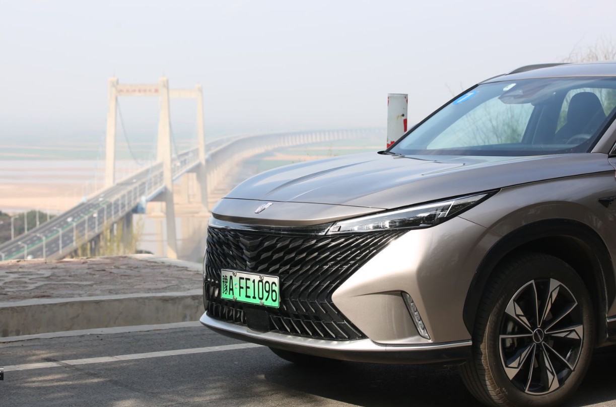 “3.0T豪华车动力平替”，试驾上汽荣威超混eRX5 - 哔哩哔哩