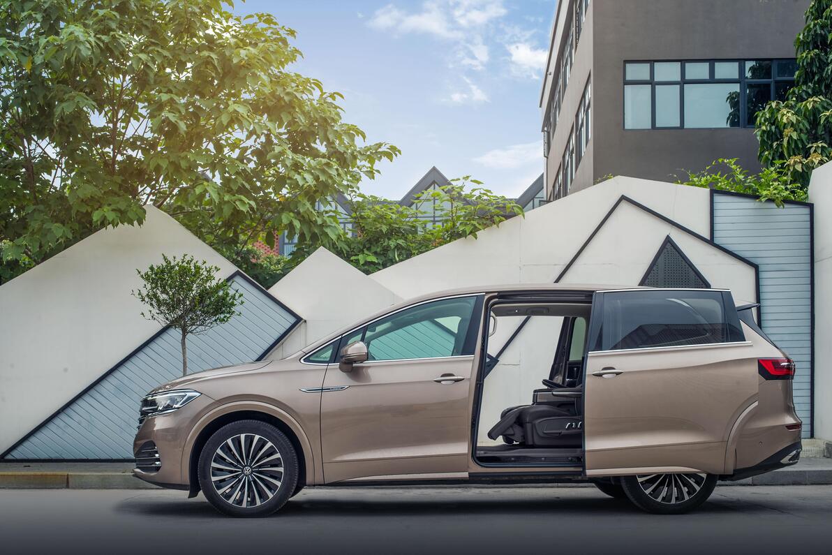 指导价28.68万元-39.98万元，大众威然的对手到底是不是GL8？ - 哔哩哔哩