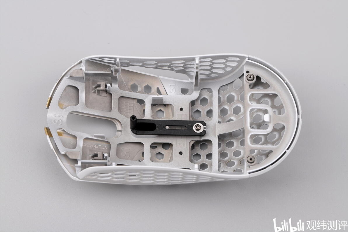 《图解装备54》终极鼠标的含金量，拆解Finalmouse Starlight-12 Zeus - 哔哩哔哩