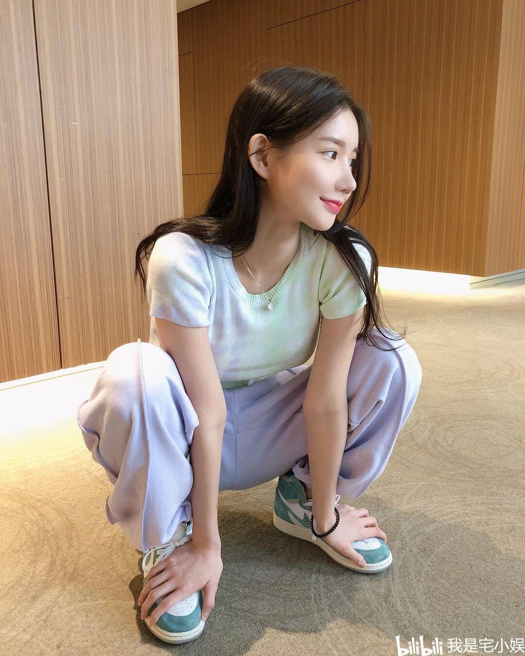 今日妹子图：ins上的超级红人 @2km2km - 哔哩哔哩