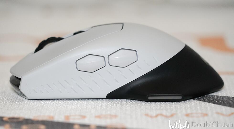 玩票还是玩真的？350小时持久续航 Alienware AW610M无线鼠标 - 哔哩哔哩